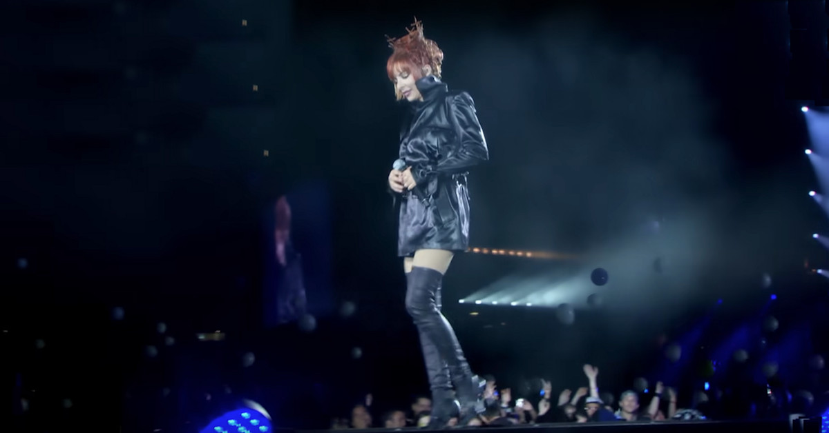 Mylène Farmer - Désenchantée Live Tour 2009 Stade de France - Mylene.Net